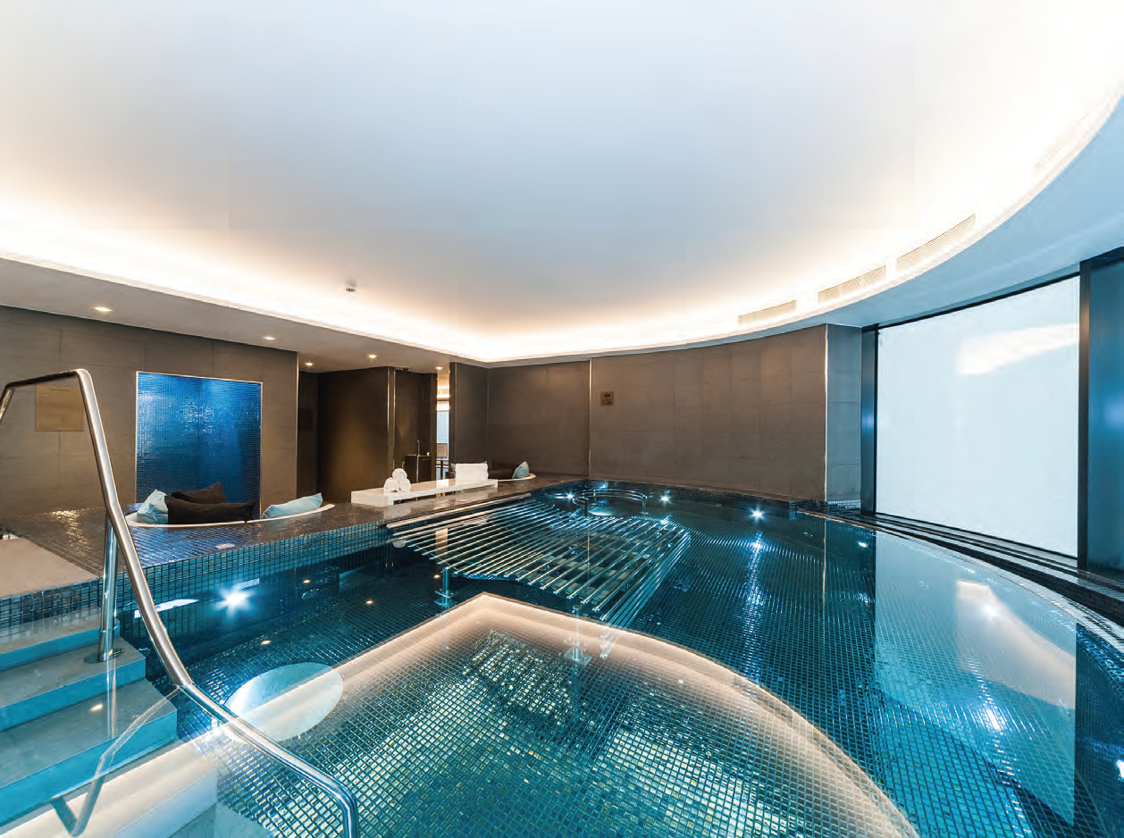 RIVER VIEW | Pool and Spa Scene