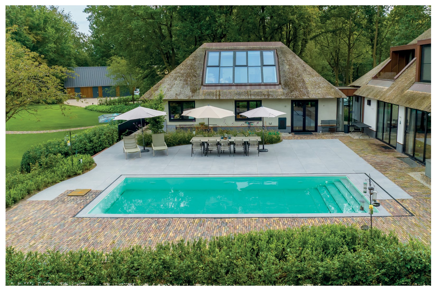 DIPPING A ONE-PIECE TOE | Pool and Spa Scene